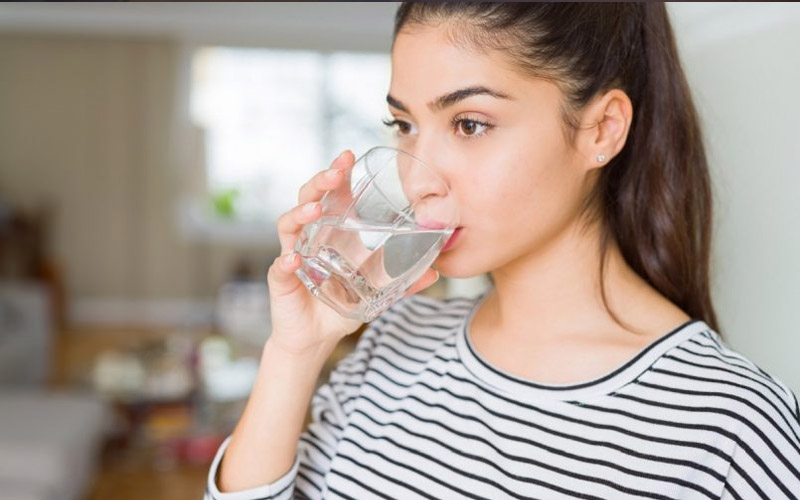 Why You Should Be Drinking Water First Thing in the Morning – Biglaps.com